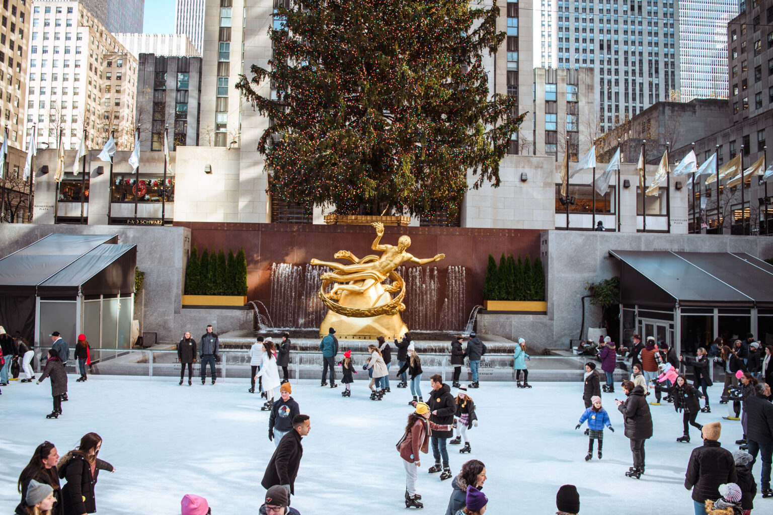 Rinkside Chalets Are Coming to NYC to Cozy Up Your Day of Ice Skating ...