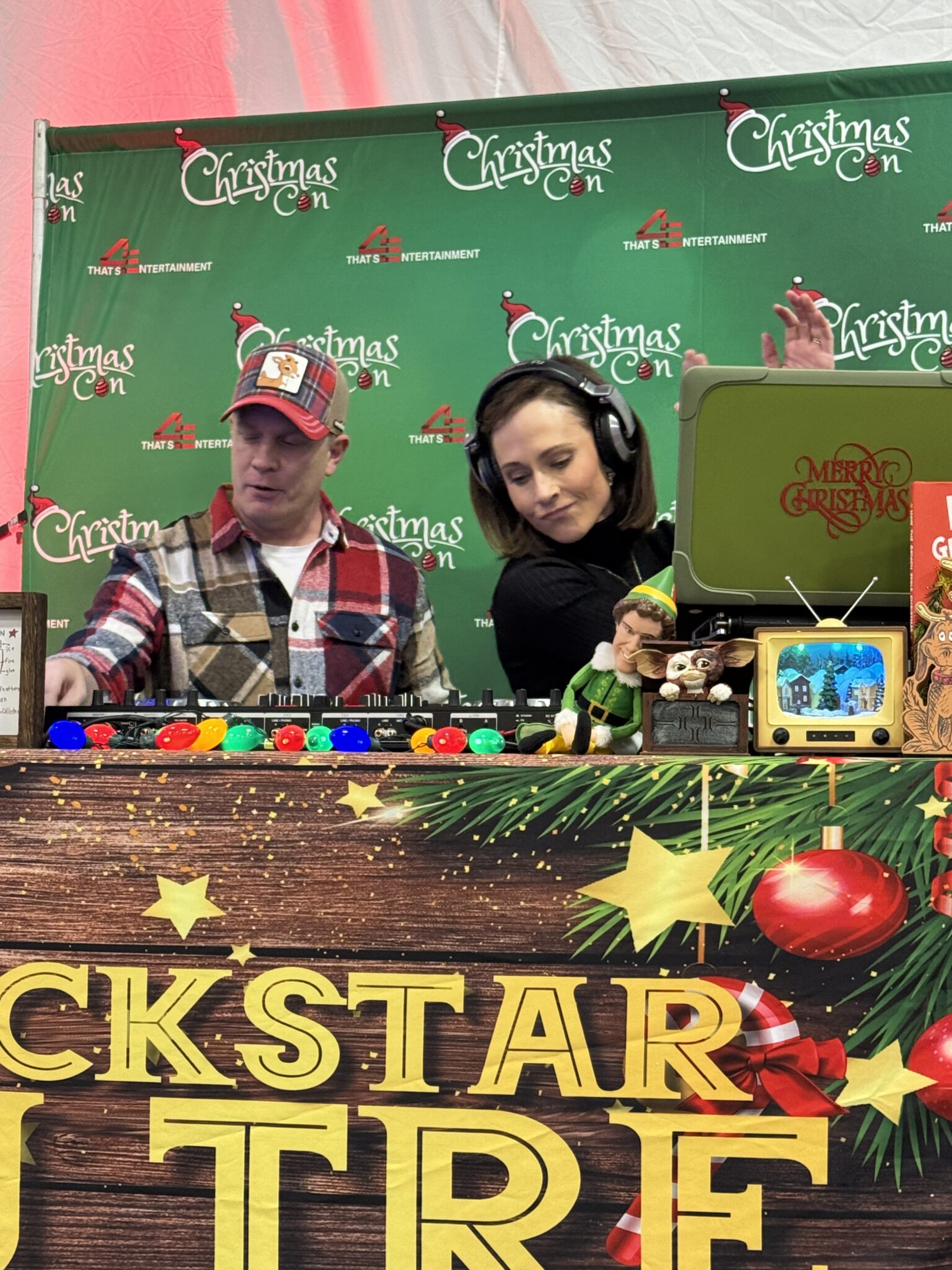 Meet Your Favorite Holiday Movie Stars at Christmas Con - NJ Family