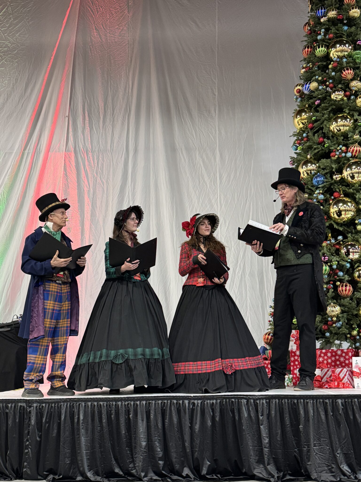 Meet Your Favorite Holiday Movie Stars at Christmas Con - NJ Family