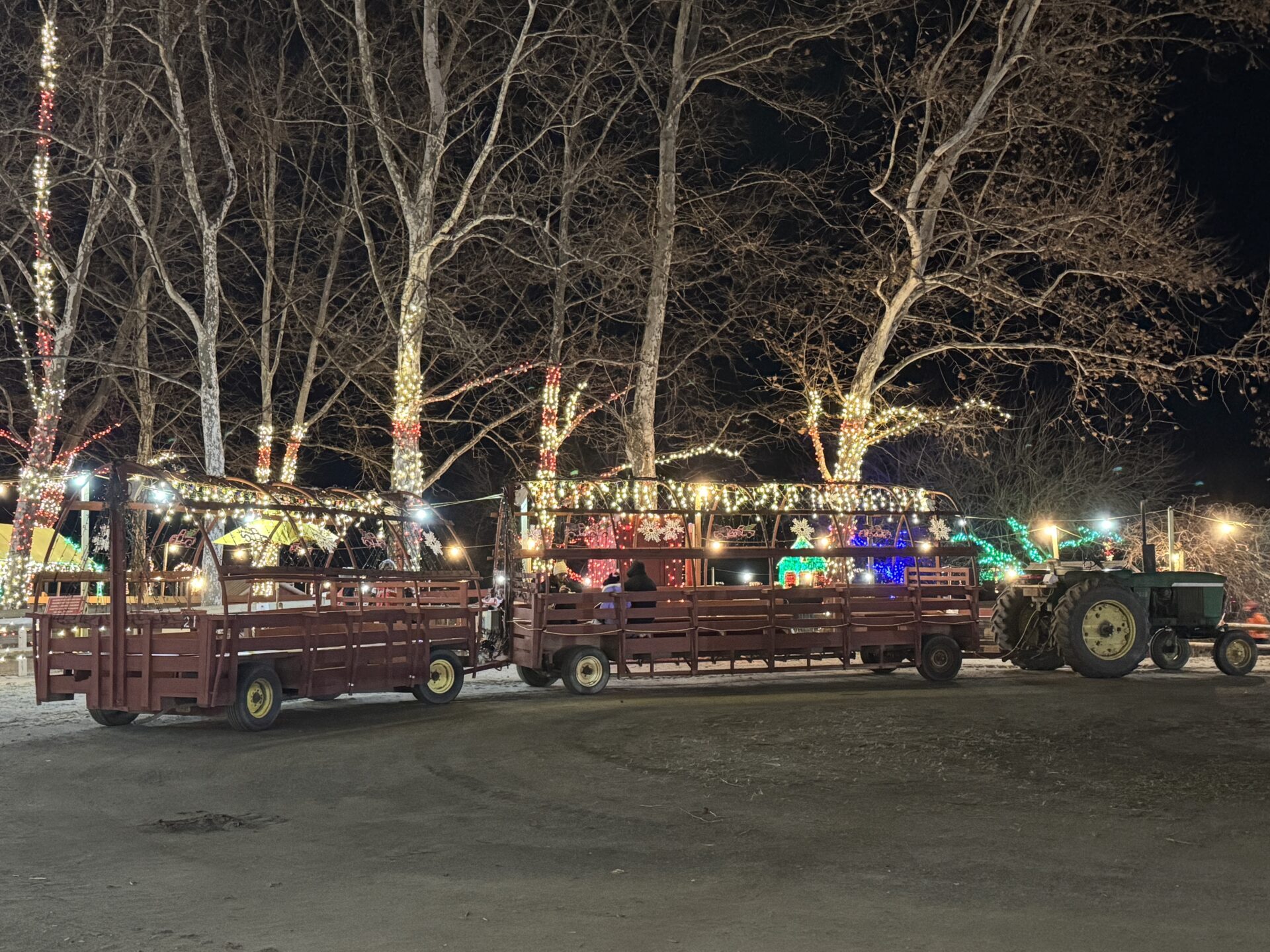 This South Jersey Farm Has a Holiday Light Show Hayride Around the Lake ...